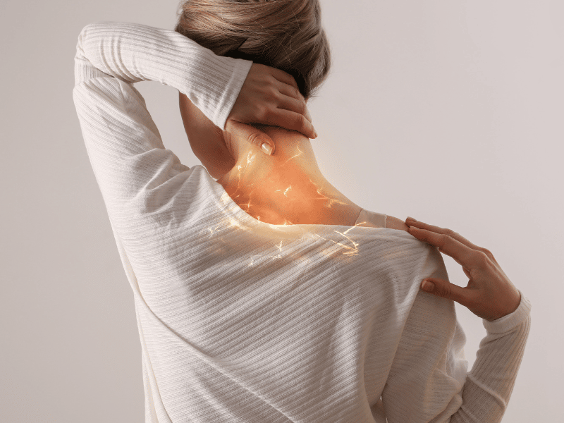 ปวดคอเรื้อรัง ระวังอย่าละเลย อันตรายหากปล่อยไว้ไม่รักษา